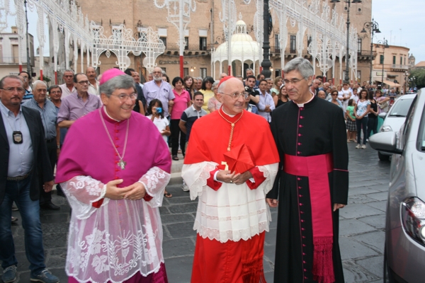 MANDURIA - Dopo sessant'anni, il cardinale Filoni è ritornato a Manduria